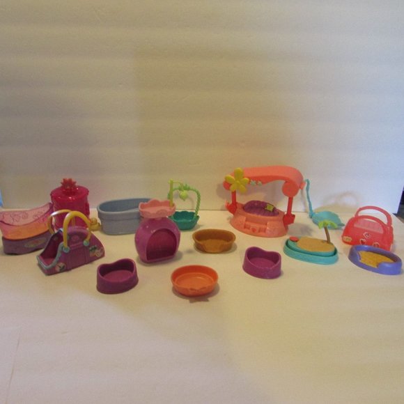 Hasbro | Toys | Lot Of Littlest Pet Shop Pet Beds Bathtub Take Me Home ...